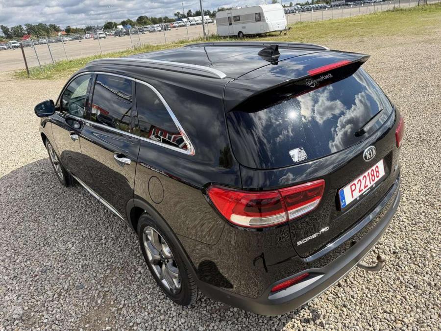Black Kia Sorento 2016 in Vilnius, with an engine capacity of 2.20 L and mileage of 189 thousand km for 15750 €, photo 44 on AUTOMOTO.COM.LV