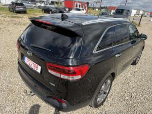 Black Kia Sorento 2016 in Vilnius, with an engine capacity of 2.20 L and mileage of 189 thousand km for 15750 €, photo 45 on AUTOMOTO.COM.LV