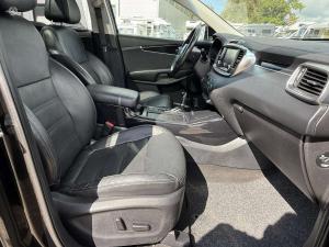 Black Kia Sorento 2016 in Vilnius, with an engine capacity of 2.20 L and mileage of 189 thousand km for 15750 €, photo 49 on AUTOMOTO.COM.LV