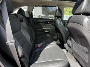 Black Kia Sorento 2016 in Vilnius, with an engine capacity of 2.20 L and mileage of 189 thousand km for 15750 €, photo 57 on AUTOMOTO.COM.LV
