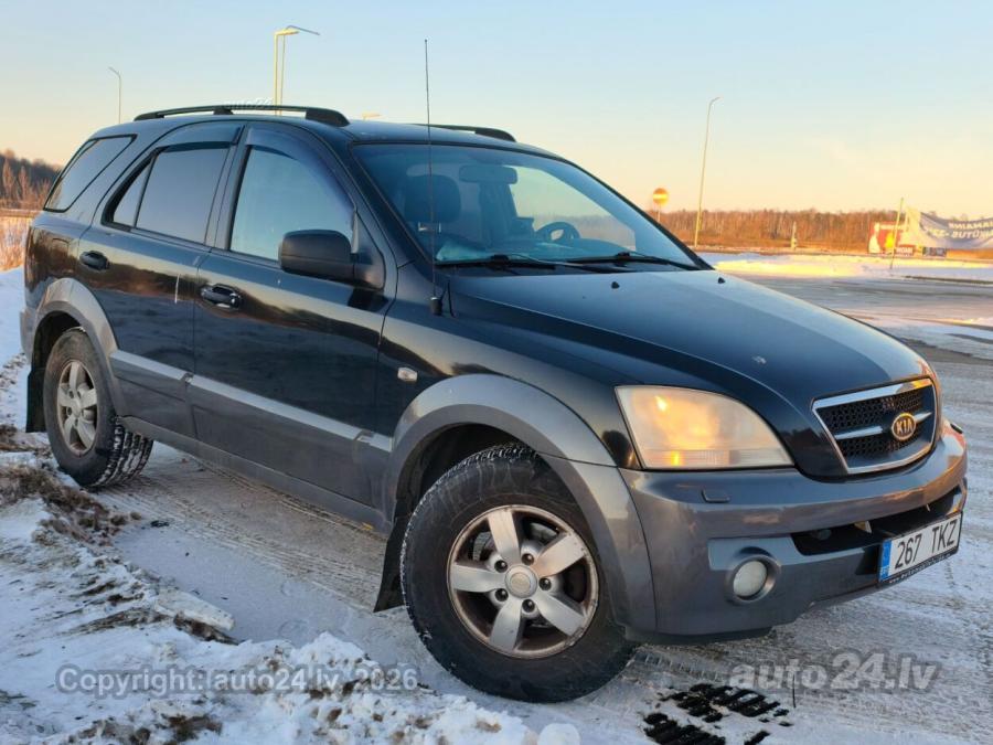 Black Kia Sorento 2004 in Tartu, with an engine capacity of 2.50 L and mileage of 206 thousand km for 1499 €, photo 1 on AUTOMOTO.COM.LV