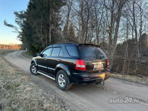 Melns Kia Sorento 2004 Tallina, ar dzinēja tilpumu 2.50 L un nobraukumu 369 tūkst. km par 1999 €, foto  vietnē AUTOMOTO.COM.LV