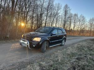 Melns Kia Sorento 2004 Tallina, ar dzinēja tilpumu 2.50 L un nobraukumu 369 tūkst. km par 1999 €, foto 4 vietnē AUTOMOTO.COM.LV