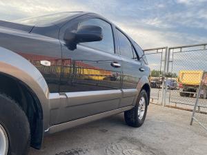 Black Kia Sorento 2004 in Tallinn, with an engine capacity of 0.00 L and mileage of 225 thousand km for 2999 €, photo 11 on AUTOMOTO.COM.LV