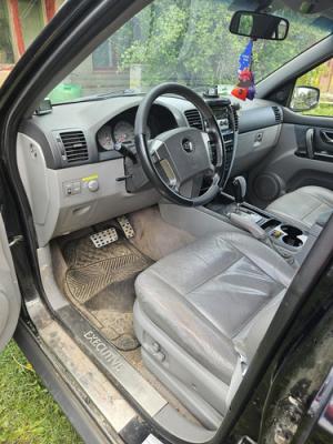 Black Kia Sorento 2005 in Rapla, with an engine capacity of 0.00 L and mileage of 272 thousand km for 1200 €, photo 6 on AUTOMOTO.COM.LV