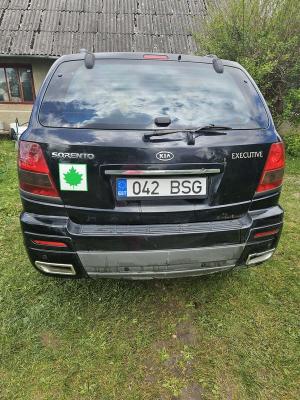 Black Kia Sorento 2005 in Rapla, with an engine capacity of 0.00 L and mileage of 272 thousand km for 1200 €, photo 13 on AUTOMOTO.COM.LV