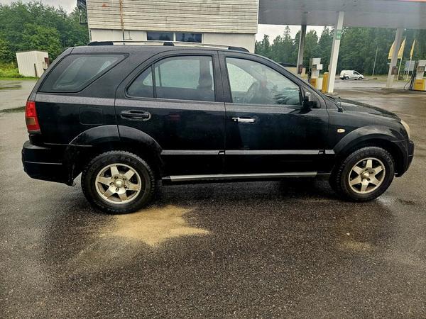 Melns Kia Sorento 2005 Rapla, ar dzinēja tilpumu 0.00 L un nobraukumu 272 tūkst. km par 850 €, foto 3 vietnē AUTOMOTO.COM.LV