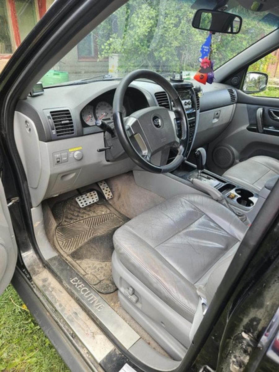 Black Kia Sorento 2005 in Rapla, with an engine capacity of 0.00 L and mileage of 272 thousand km for 850 €, photo 5 on AUTOMOTO.COM.LV