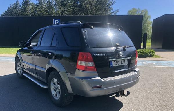 Black Kia Sorento 2005 in Tallinn, with an engine capacity of 3.50 L and mileage of 267 thousand km for 3000 €, photo 6 on AUTOMOTO.COM.LV