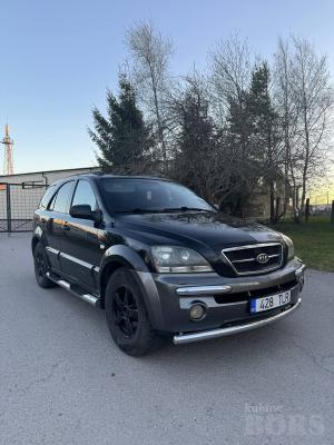 Black Kia Sorento 2006 in Tallinn, with an engine capacity of 2.50 L and mileage of 338 thousand km for 2490 €, photo  on AUTOMOTO.COM.LV