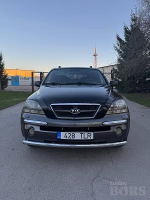 Black Kia Sorento 2006 in Tallinn, with an engine capacity of 2.50 L and mileage of 338 thousand km for 2490 €, photo 4 on AUTOMOTO.COM.LV