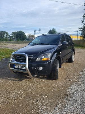 Black Kia Sorento 2006 in Jogeva, with an engine capacity of 2.50 L and mileage of 442 thousand km for 2000 €, photo 12 on AUTOMOTO.COM.LV