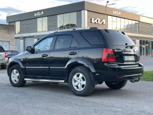 Melns Kia Sorento 2008 Narva, ar dzinēja tilpumu 2.50 L un nobraukumu 176 tūkst. km par 1999 €, foto 17 vietnē AUTOMOTO.COM.LV