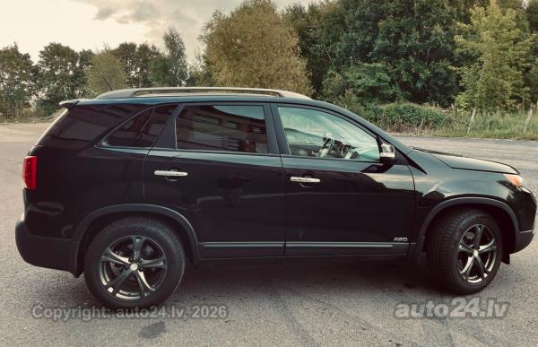 Melns Kia Sorento 2011 Tallina, ar dzinēja tilpumu 2.20 L un nobraukumu 268 tūkst. km par 8500 €, foto 7 vietnē AUTOMOTO.COM.LV