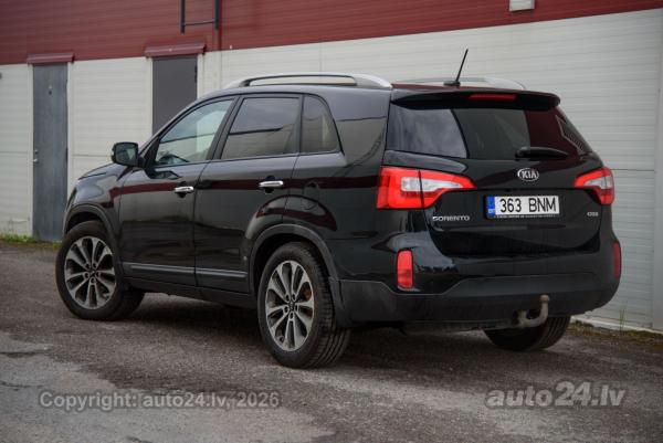 Melns Kia Sorento 2012 Tallina, ar dzinēja tilpumu 2.20 L un nobraukumu 262 tūkst. km par 9700 €, foto 4 vietnē AUTOMOTO.COM.LV