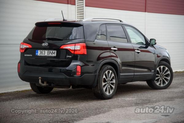 Melns Kia Sorento 2012 Tallina, ar dzinēja tilpumu 2.20 L un nobraukumu 262 tūkst. km par 9700 €, foto 5 vietnē AUTOMOTO.COM.LV