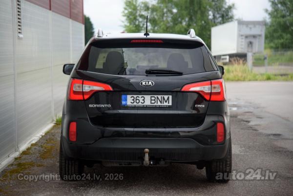 Melns Kia Sorento 2012 Tallina, ar dzinēja tilpumu 2.20 L un nobraukumu 262 tūkst. km par 9700 €, foto 6 vietnē AUTOMOTO.COM.LV