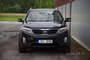 Black Kia Sorento 2012 in Tallinn, with an engine capacity of 2.20 L and mileage of 262 thousand km for 9700 €, photo 4 on AUTOMOTO.COM.LV