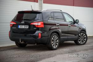 Black Kia Sorento 2012 in Tallinn, with an engine capacity of 2.20 L and mileage of 262 thousand km for 9700 €, photo 6 on AUTOMOTO.COM.LV