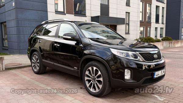 Melns Kia Sorento 2013 Tallina, ar dzinēja tilpumu 2.20 L un nobraukumu 200 tūkst. km par 12990 €, foto 1 vietnē AUTOMOTO.COM.LV