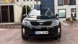 Melns Kia Sorento 2013 Tallina, ar dzinēja tilpumu 2.20 L un nobraukumu 200 tūkst. km par 12990 €, foto 3 vietnē AUTOMOTO.COM.LV