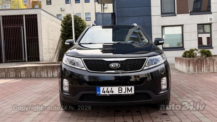 Melns Kia Sorento 2013 Tallina, ar dzinēja tilpumu 2.20 L un nobraukumu 200 tūkst. km par 12990 €, foto 3 vietnē AUTOMOTO.COM.LV