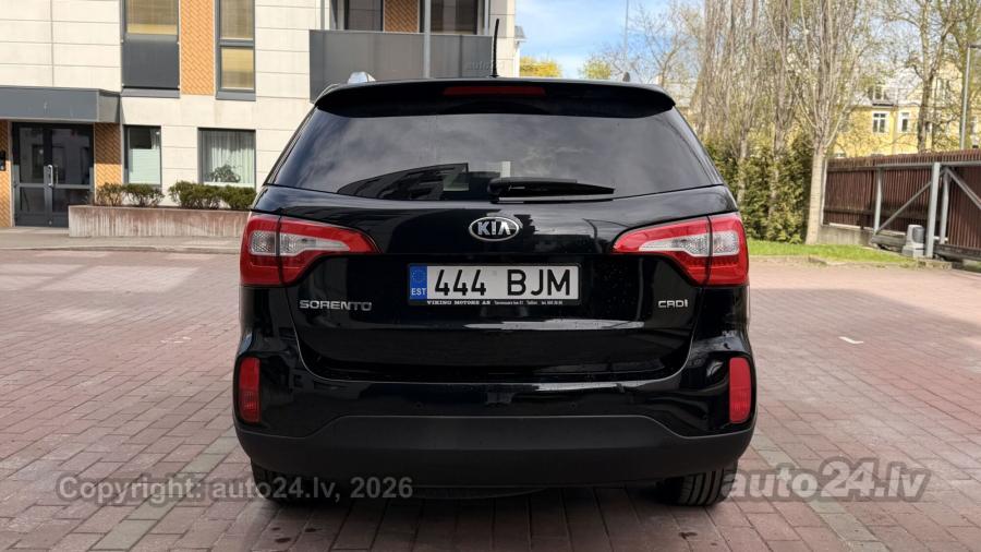 Melns Kia Sorento 2013 Tallina, ar dzinēja tilpumu 2.20 L un nobraukumu 200 tūkst. km par 12990 €, foto 7 vietnē AUTOMOTO.COM.LV