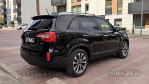 Melns Kia Sorento 2013 Tallina, ar dzinēja tilpumu 2.20 L un nobraukumu 200 tūkst. km par 12990 €, foto 8 vietnē AUTOMOTO.COM.LV