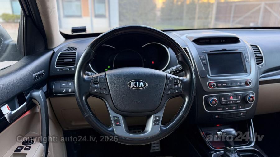 Melns Kia Sorento 2013 Tallina, ar dzinēja tilpumu 2.20 L un nobraukumu 200 tūkst. km par 12990 €, foto 12 vietnē AUTOMOTO.COM.LV