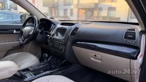 Melns Kia Sorento 2013 Tallina, ar dzinēja tilpumu 2.20 L un nobraukumu 200 tūkst. km par 12990 €, foto 14 vietnē AUTOMOTO.COM.LV