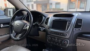 Melns Kia Sorento 2013 Tallina, ar dzinēja tilpumu 2.20 L un nobraukumu 200 tūkst. km par 12990 €, foto 15 vietnē AUTOMOTO.COM.LV