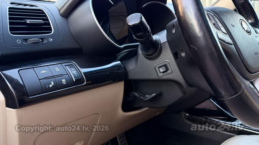 Melns Kia Sorento 2013 Tallina, ar dzinēja tilpumu 2.20 L un nobraukumu 200 tūkst. km par 12990 €, foto 22 vietnē AUTOMOTO.COM.LV