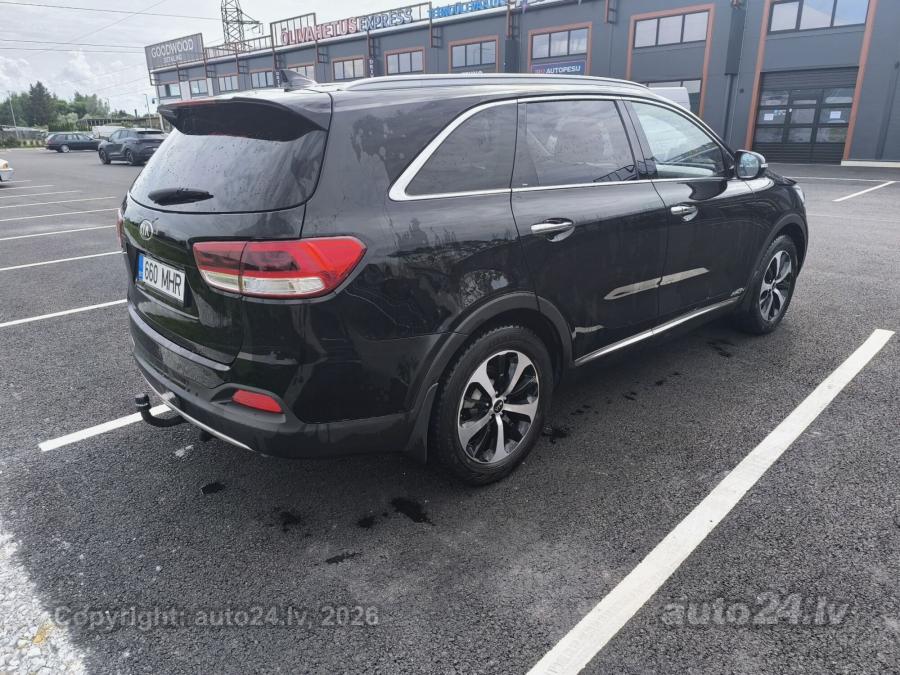 Melns Kia Sorento 2015 Tallina, ar dzinēja tilpumu 2.20 L un nobraukumu 289 tūkst. km par 9500 €, foto 4 vietnē AUTOMOTO.COM.LV