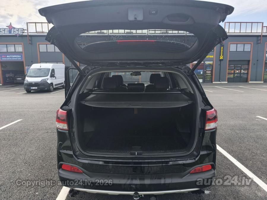 Melns Kia Sorento 2015 Tallina, ar dzinēja tilpumu 2.20 L un nobraukumu 289 tūkst. km par 9500 €, foto 6 vietnē AUTOMOTO.COM.LV