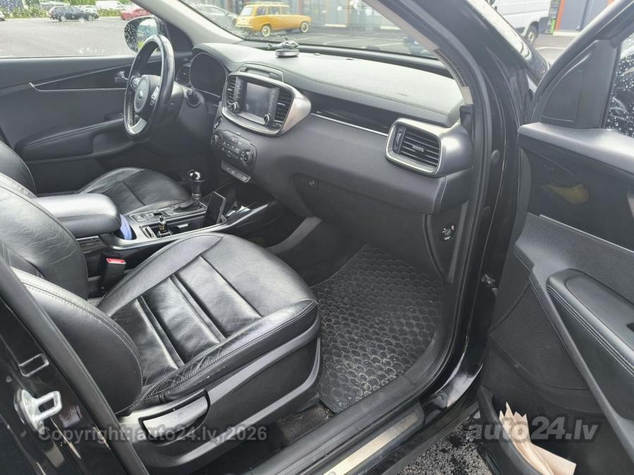 Melns Kia Sorento 2015 Tallina, ar dzinēja tilpumu 2.20 L un nobraukumu 289 tūkst. km par 9500 €, foto 7 vietnē AUTOMOTO.COM.LV