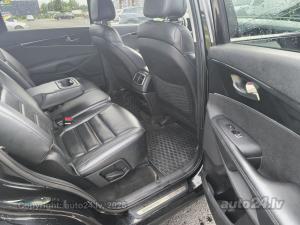 Melns Kia Sorento 2015 Tallina, ar dzinēja tilpumu 2.20 L un nobraukumu 289 tūkst. km par 9500 €, foto 11 vietnē AUTOMOTO.COM.LV
