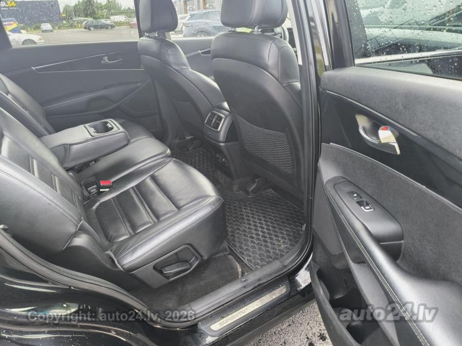 Melns Kia Sorento 2015 Tallina, ar dzinēja tilpumu 2.20 L un nobraukumu 289 tūkst. km par 9500 €, foto 11 vietnē AUTOMOTO.COM.LV