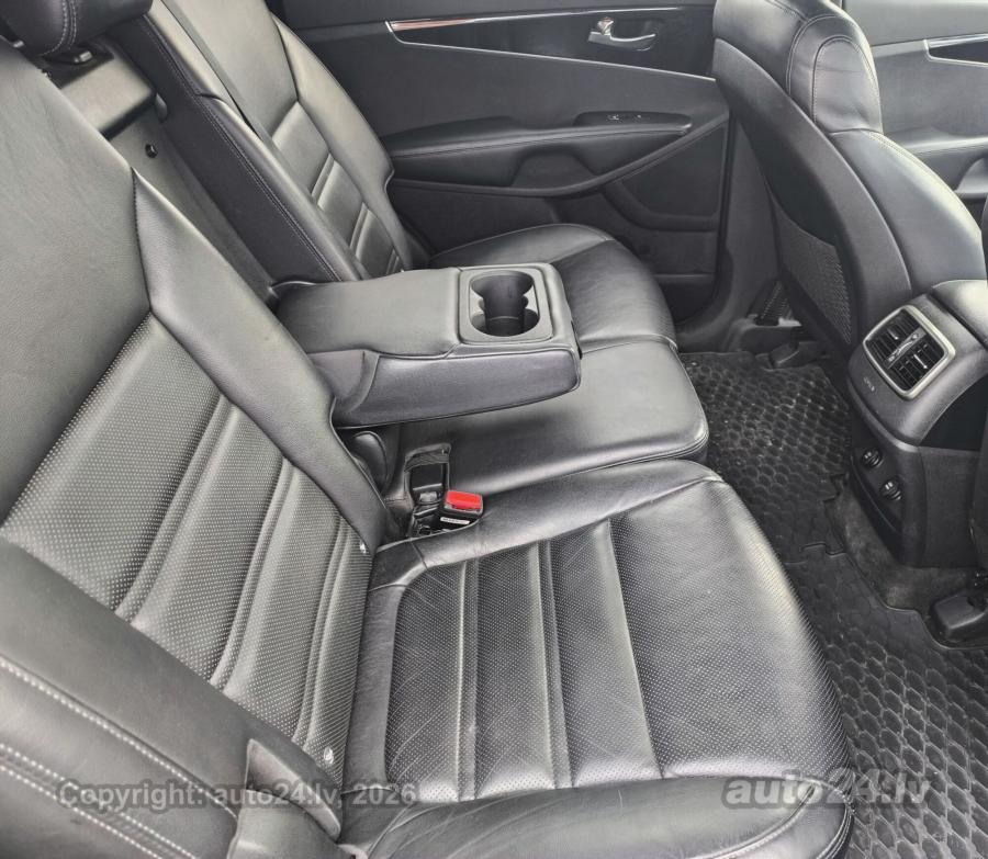 Melns Kia Sorento 2015 Tallina, ar dzinēja tilpumu 2.20 L un nobraukumu 289 tūkst. km par 9500 €, foto 12 vietnē AUTOMOTO.COM.LV