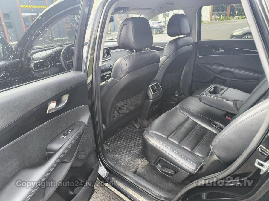 Melns Kia Sorento 2015 Tallina, ar dzinēja tilpumu 2.20 L un nobraukumu 289 tūkst. km par 9500 €, foto 13 vietnē AUTOMOTO.COM.LV