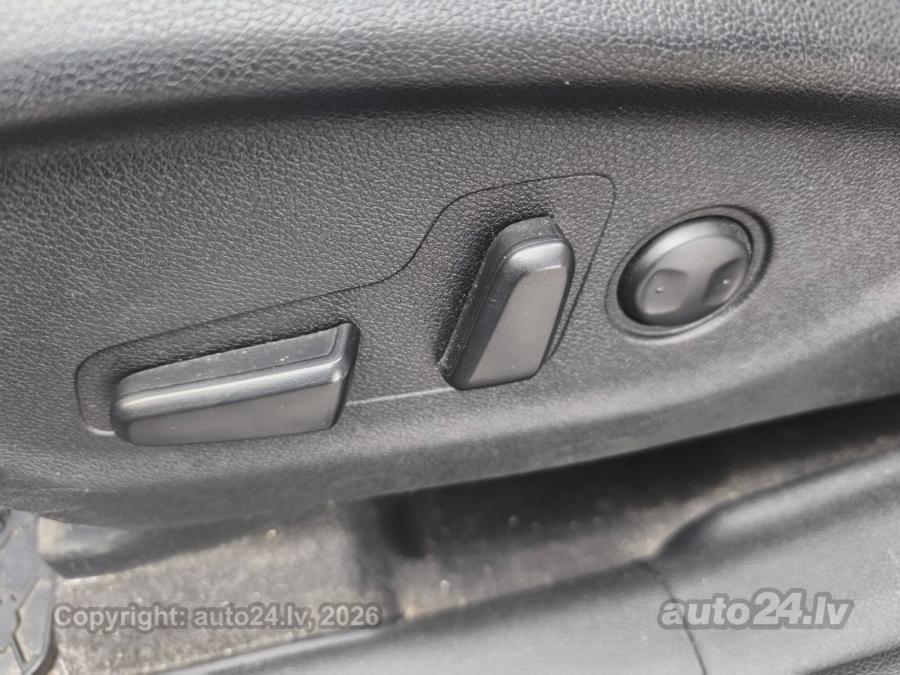 Melns Kia Sorento 2015 Tallina, ar dzinēja tilpumu 2.20 L un nobraukumu 289 tūkst. km par 9500 €, foto 15 vietnē AUTOMOTO.COM.LV