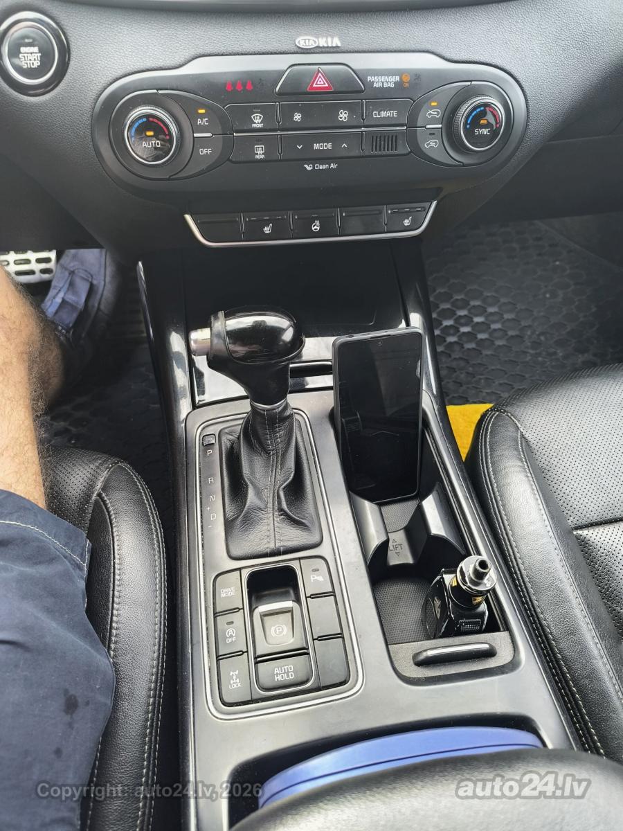 Melns Kia Sorento 2015 Tallina, ar dzinēja tilpumu 2.20 L un nobraukumu 289 tūkst. km par 9500 €, foto 16 vietnē AUTOMOTO.COM.LV