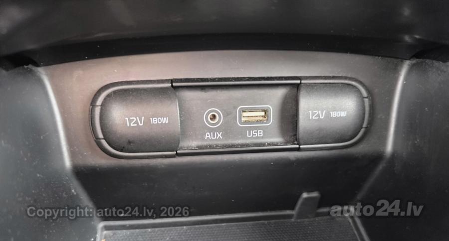 Melns Kia Sorento 2015 Tallina, ar dzinēja tilpumu 2.20 L un nobraukumu 289 tūkst. km par 9500 €, foto 20 vietnē AUTOMOTO.COM.LV