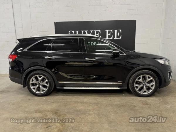 Black Kia Sorento 2016 in Tallinn, with an engine capacity of 2.20 L and mileage of 58 thousand km for 22995 €, photo 5 on AUTOMOTO.COM.LV