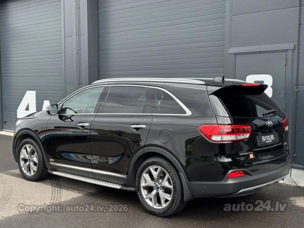 Black Kia Sorento 2016 in Tallinn, with an engine capacity of 2.20 L and mileage of 58 thousand km for 22995 €, photo 6 on AUTOMOTO.COM.LV
