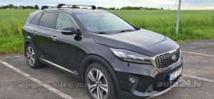 Black Kia Sorento 2020 in Tallinn, with an engine capacity of 2.20 L and mileage of 131 thousand km for 28500 €, photo 4 on AUTOMOTO.COM.LV
