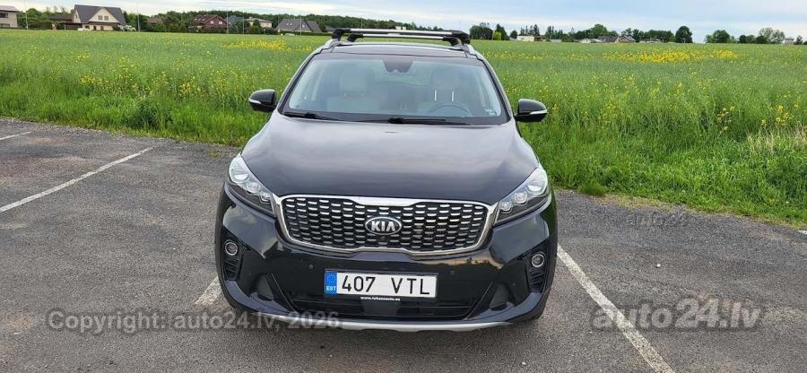 Black Kia Sorento 2020 in Tallinn, with an engine capacity of 2.20 L and mileage of 131 thousand km for 28500 €, photo 9 on AUTOMOTO.COM.LV