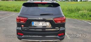Black Kia Sorento 2020 in Tallinn, with an engine capacity of 2.20 L and mileage of 131 thousand km for 28500 €, photo 10 on AUTOMOTO.COM.LV