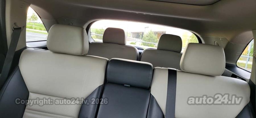 Black Kia Sorento 2020 in Tallinn, with an engine capacity of 2.20 L and mileage of 131 thousand km for 28500 €, photo 12 on AUTOMOTO.COM.LV
