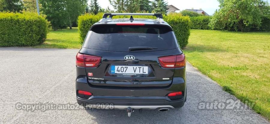 Black Kia Sorento 2020 in Tallinn, with an engine capacity of 2.20 L and mileage of 131 thousand km for 28500 €, photo 14 on AUTOMOTO.COM.LV