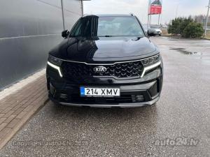 Black Kia Sorento 2021 in Tartu, with an engine capacity of 2.20 L and mileage of 102 thousand km for 31900 €, photo 2 on AUTOMOTO.COM.LV